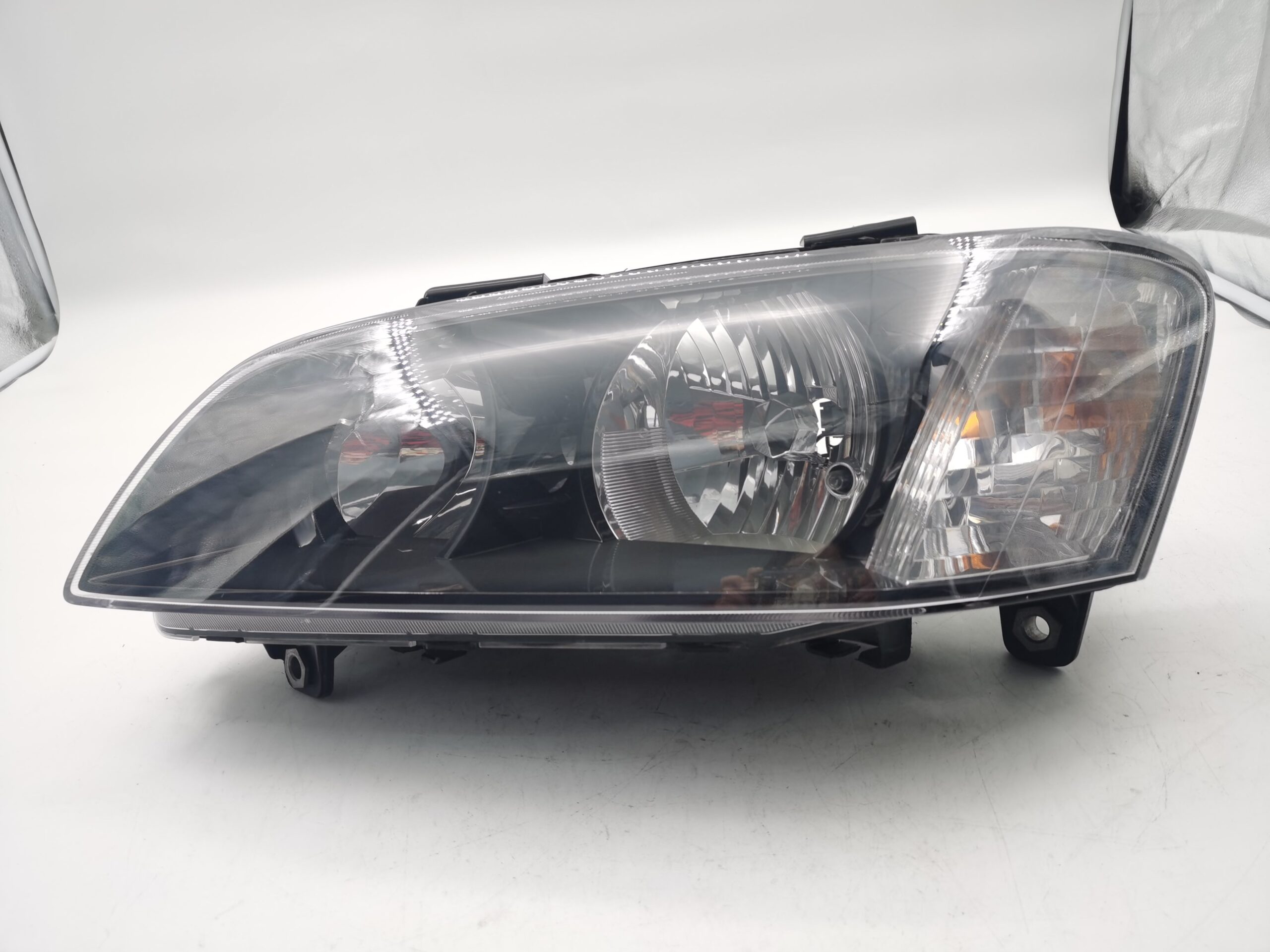 Holden COMMODORE SV6 VE 2007-2010 HALOGEN L.H.S HEADLIGHT ASSEMBLY ...