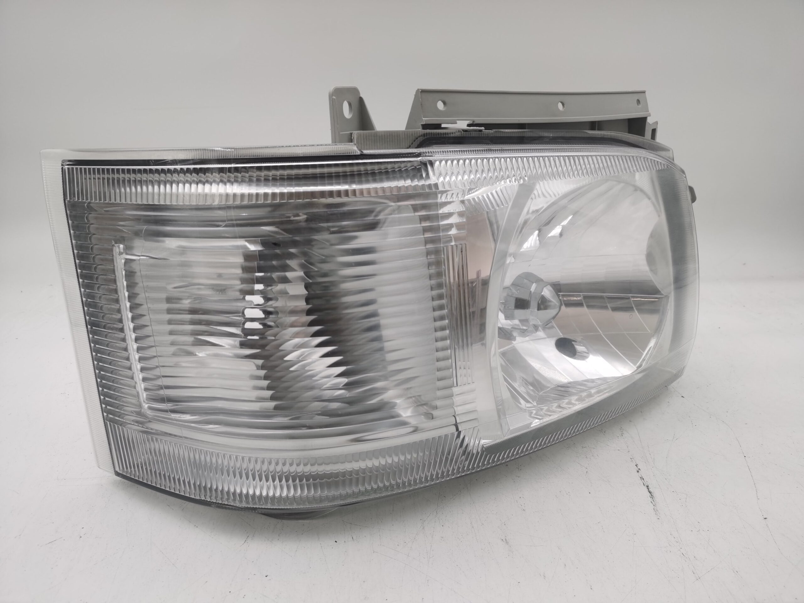 Toyota HIACE REGIUS ACE 200 SERIES 2005-2014 R.H.S HEADLIGHT ASSEMBLY ...