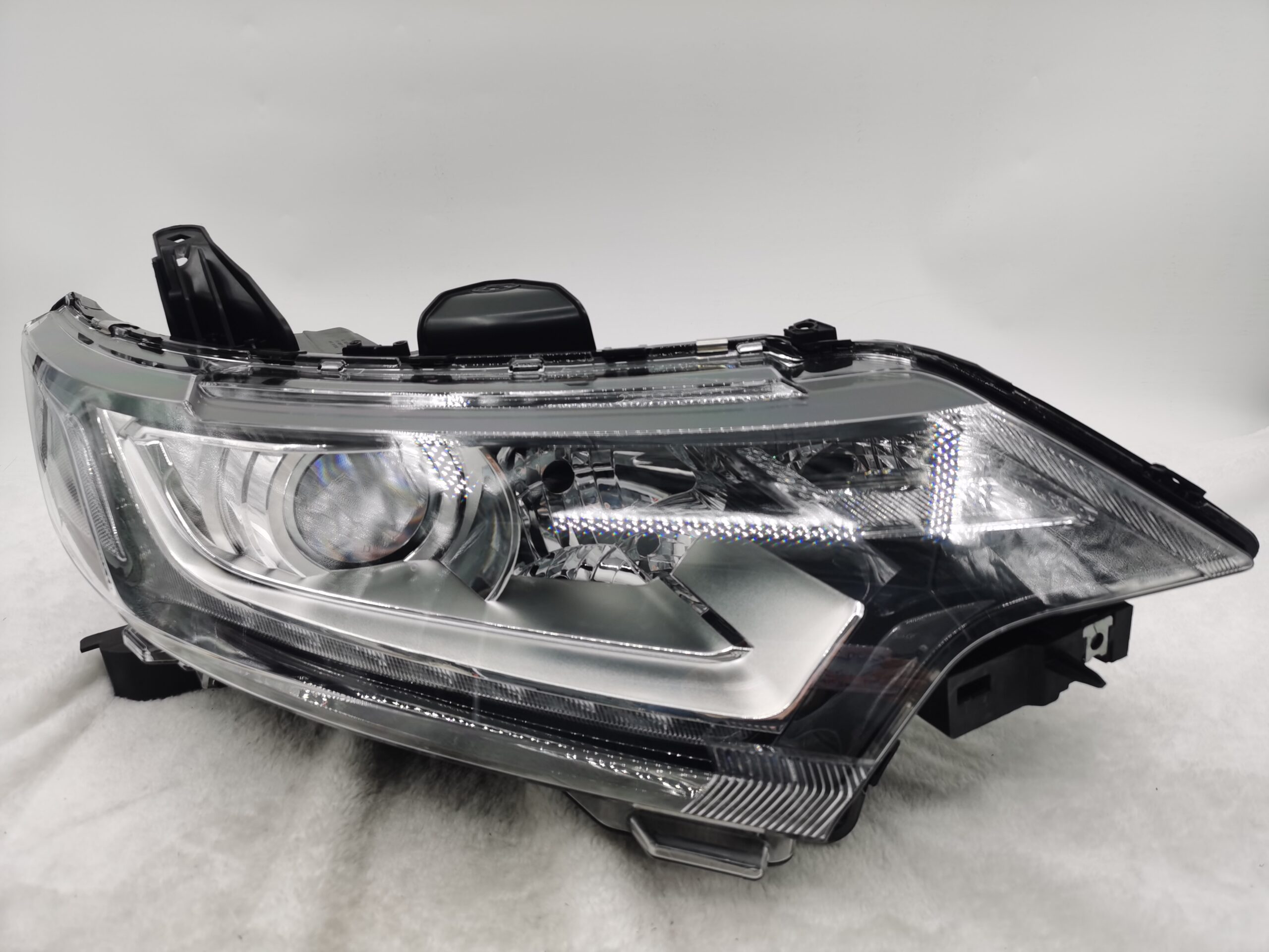 MITSUBISHI OUTLANDER 2016-2020 HALOGEN R.H.S HEADLIGHT ASSEMBLY ...