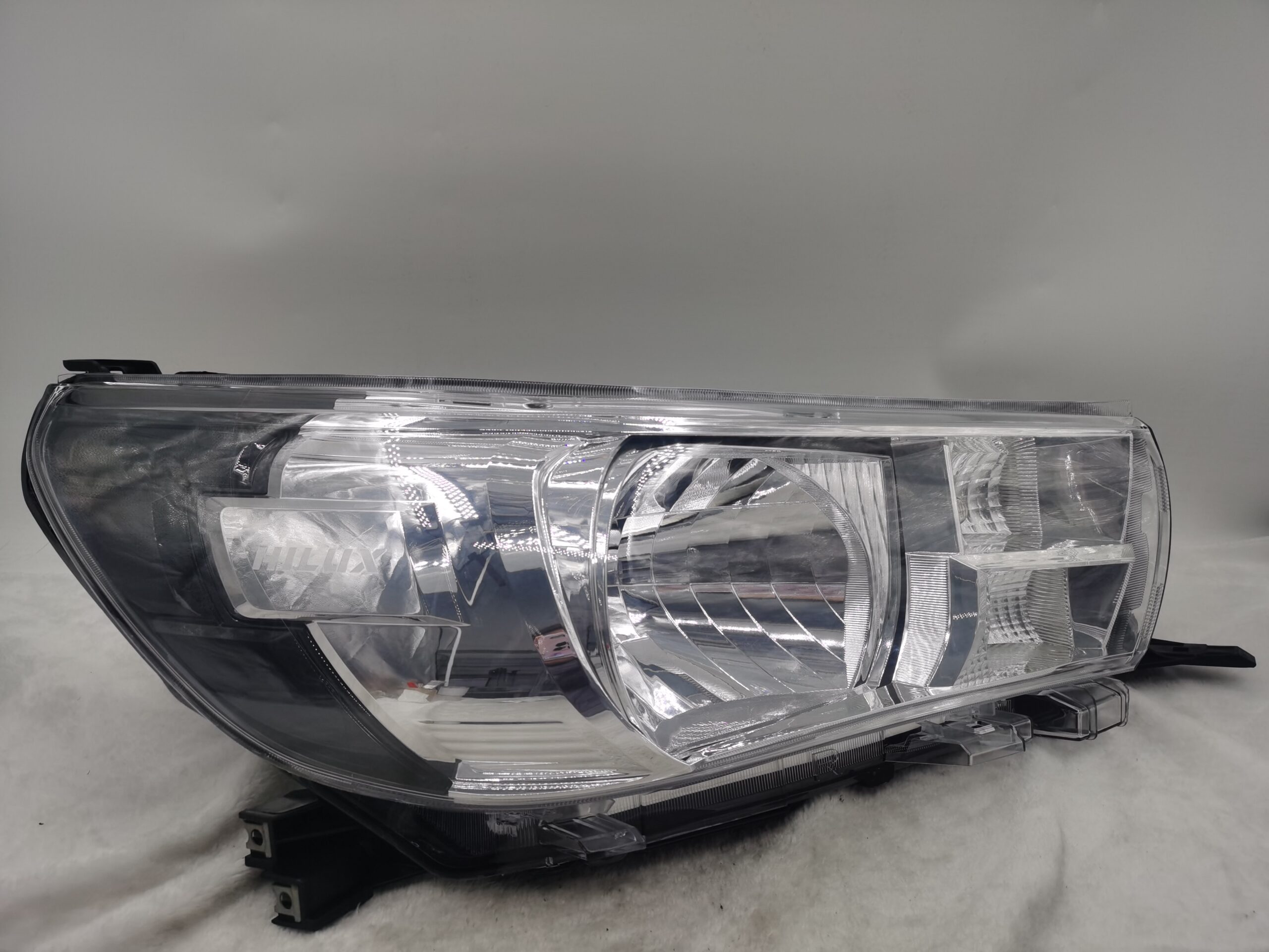 TOYOTA HILUX REVO 2015-2019 HALOGEN R.H.S HEADLIGHT ASSEMBLY ...