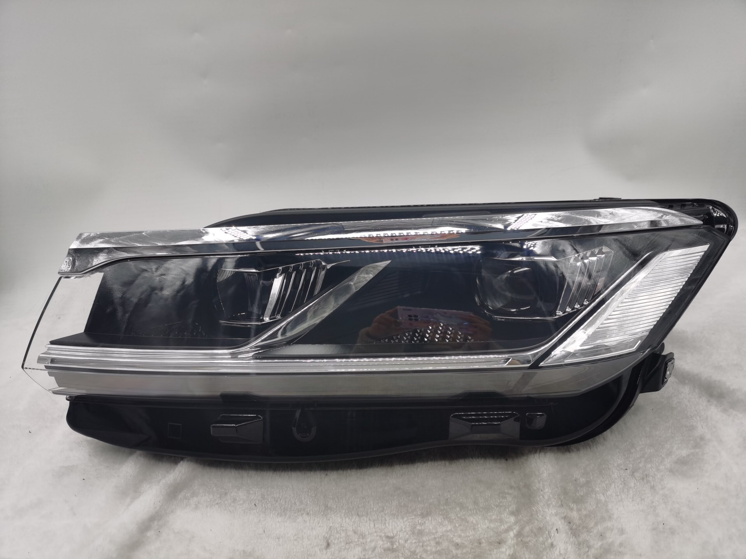 VOLKSWAGEN TOUAREG Headlights | Reconditioned/Refurbished Headlights ...