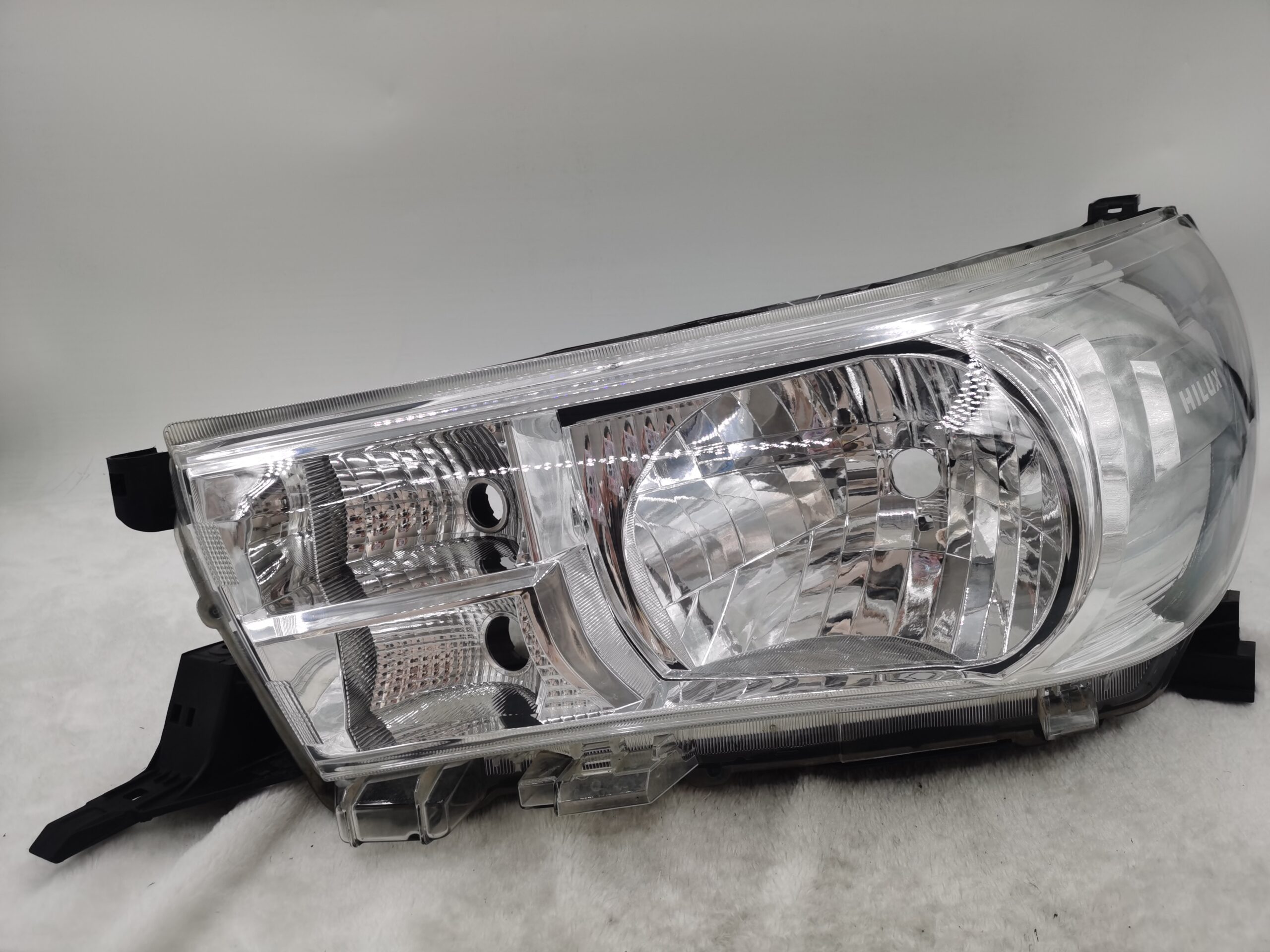 TOYOTA HILUX REVO 2015-2019 HALOGEN L.H.S HEADLIGHT ASSEMBLY ...