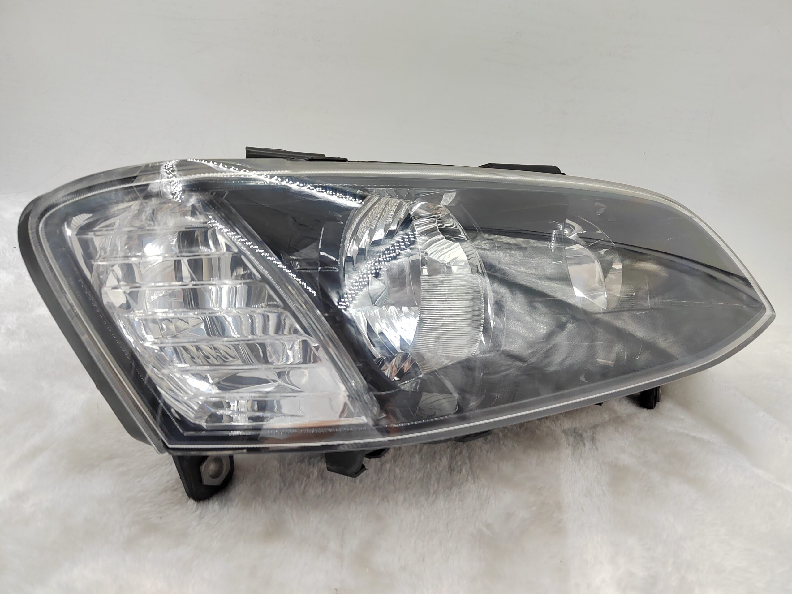 HOLDEN COMMODORE VE II SV6 2011-2012 HALOGEN R.H.S HEADLIGHT ASSEMBLY - Australia Headlight ...