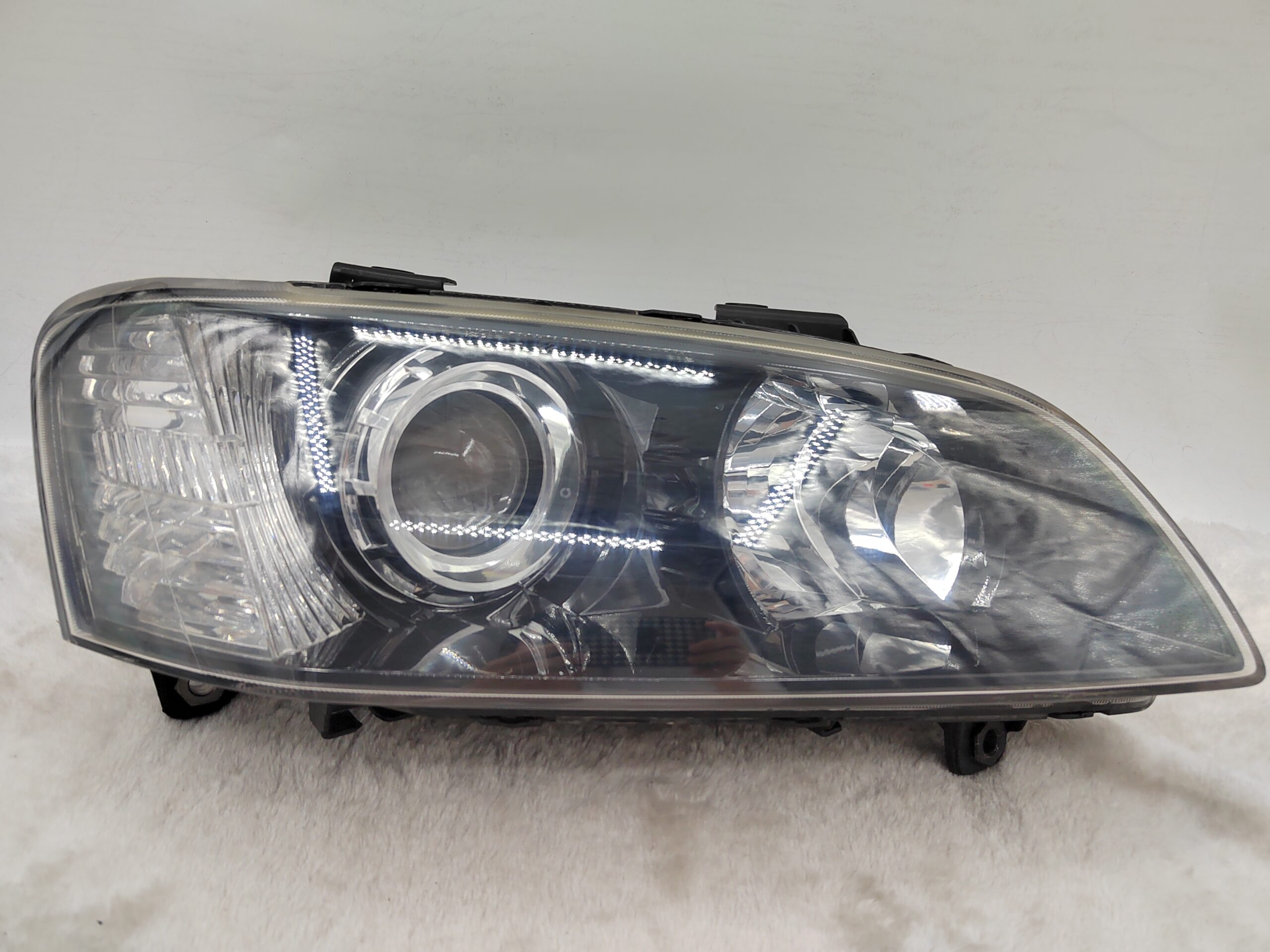 HOLDEN COMMODORE VE Headlights | Reconditioned/Refurbished Headlights ...