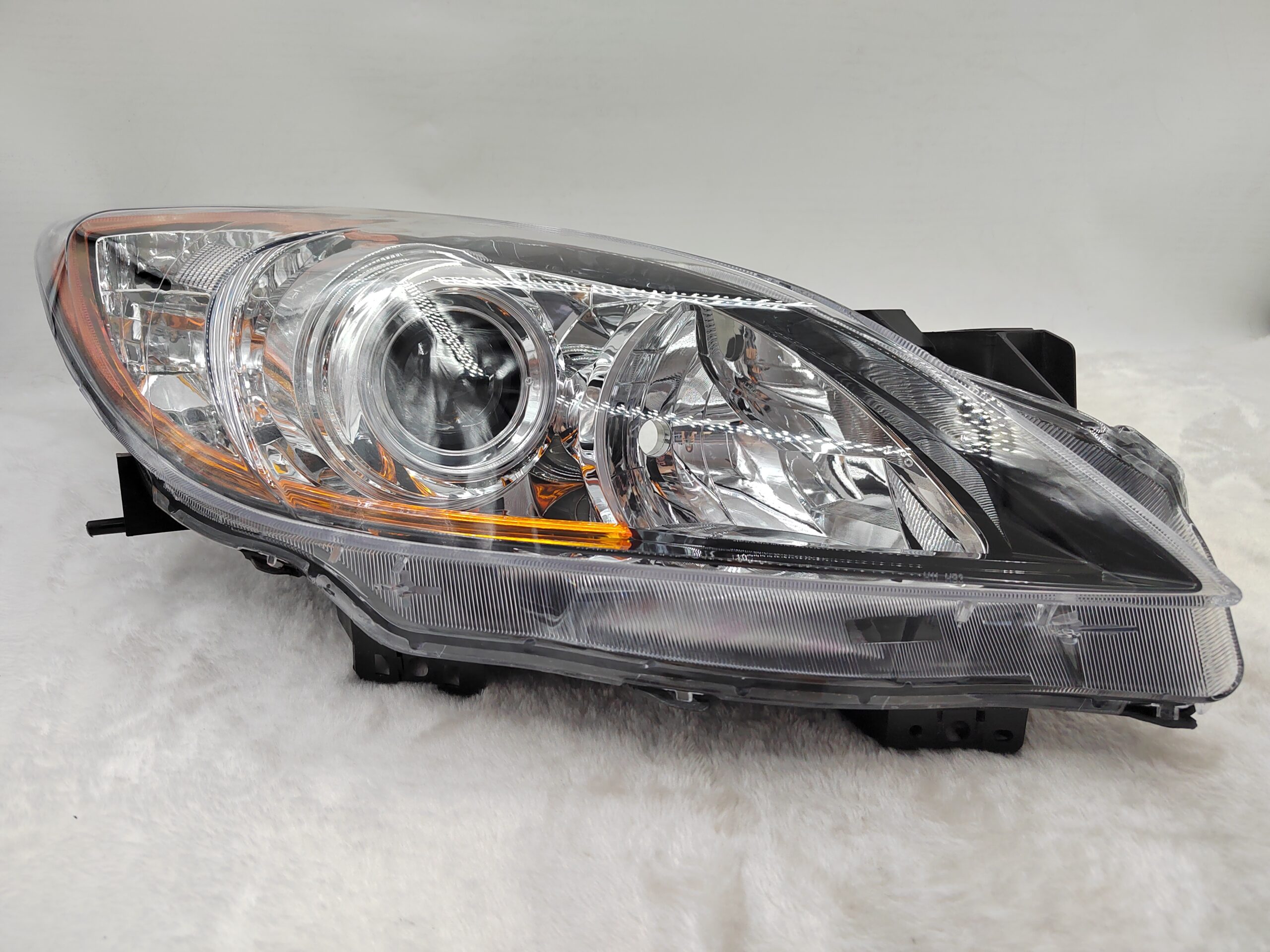 MAZDA 3 2010-2013 HALOGEN R.H.S HEADLIGHT ASSEMBLY - Australia ...
