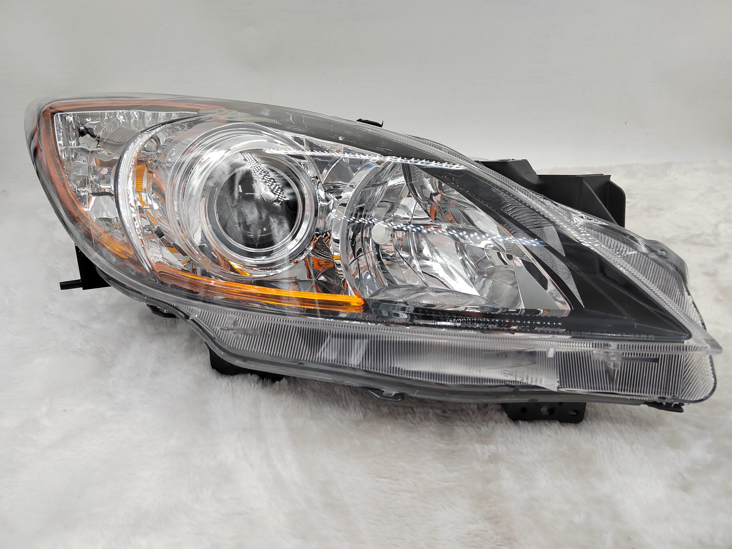 MAZDA 3 2010-2013 HALOGEN R.H.S HEADLIGHT ASSEMBLY - Australia ...