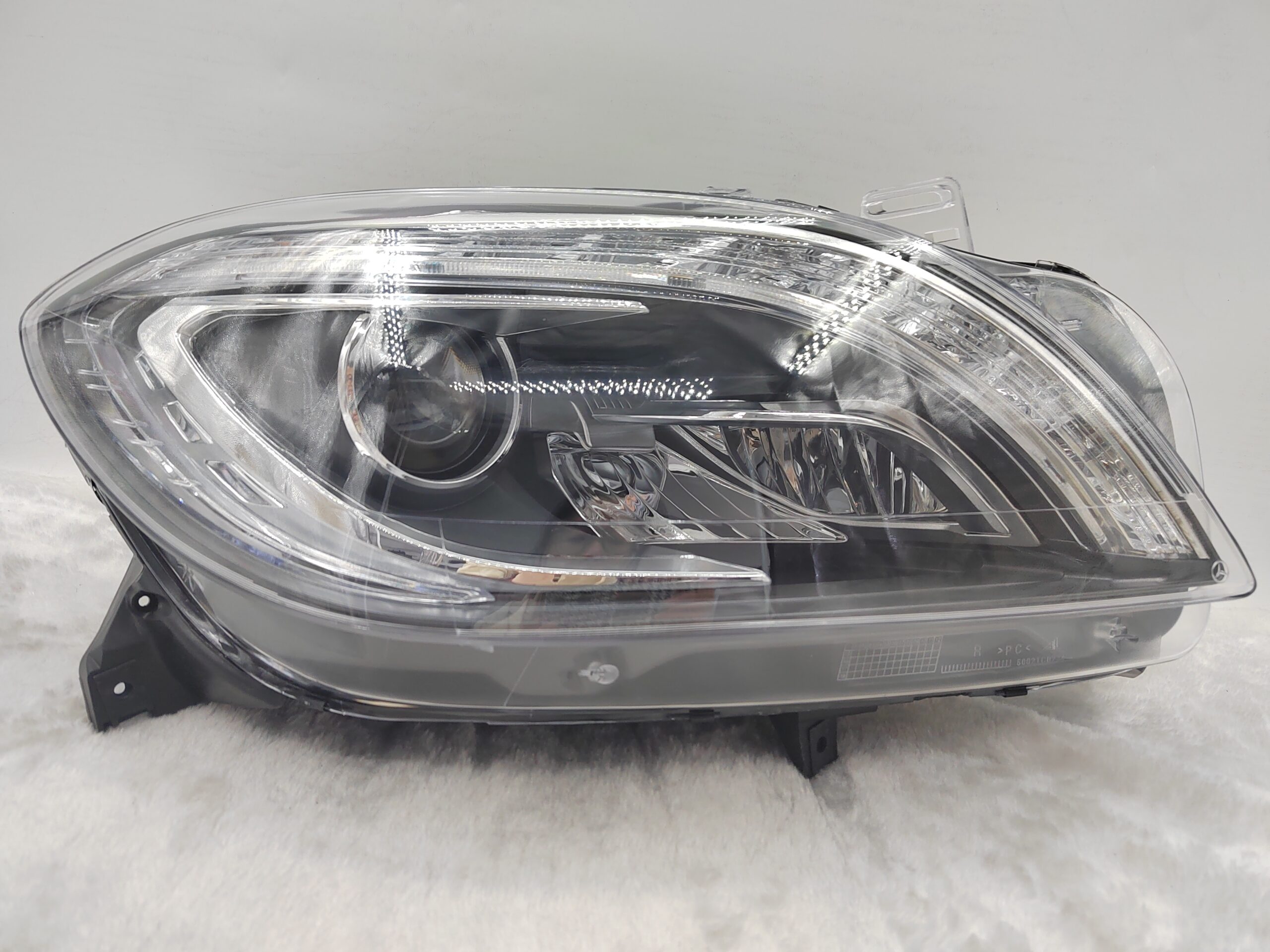 MERCEDES-BENZ ML-CLASS W166 2011-2015 XENON R.H.S HEADLIGHT ASSEMBLY ...