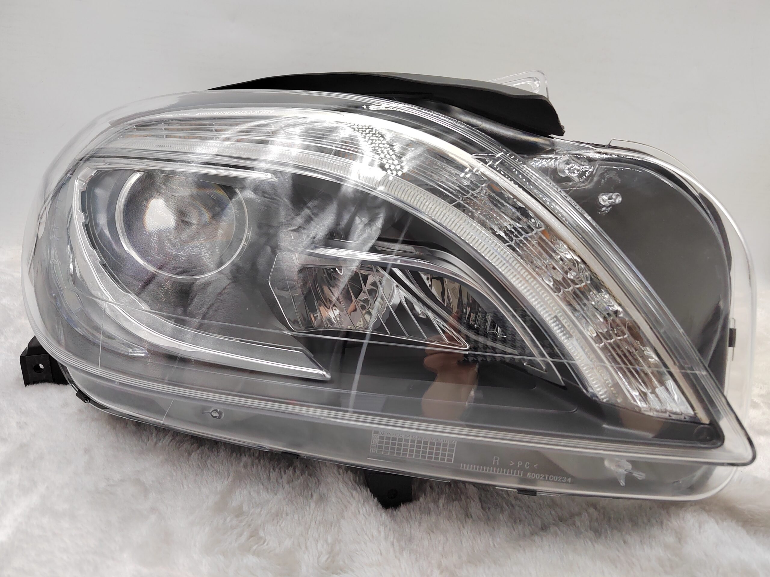 MERCEDES-BENZ ML-CLASS W166 2011-2015 XENON R.H.S HEADLIGHT ASSEMBLY ...