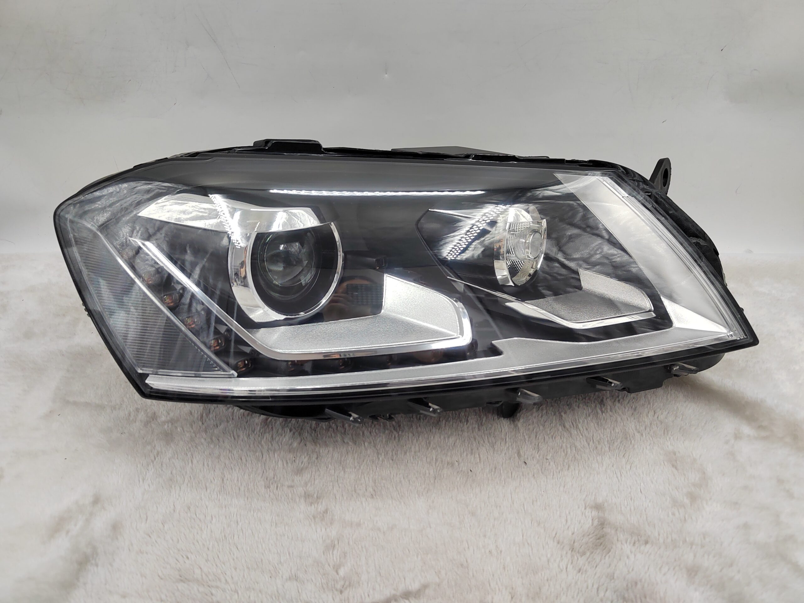 VOLKSWAGEN PASSAT B7 2011-2014 XENON R.H.S HEADLIGHT ASSEMBLY ...