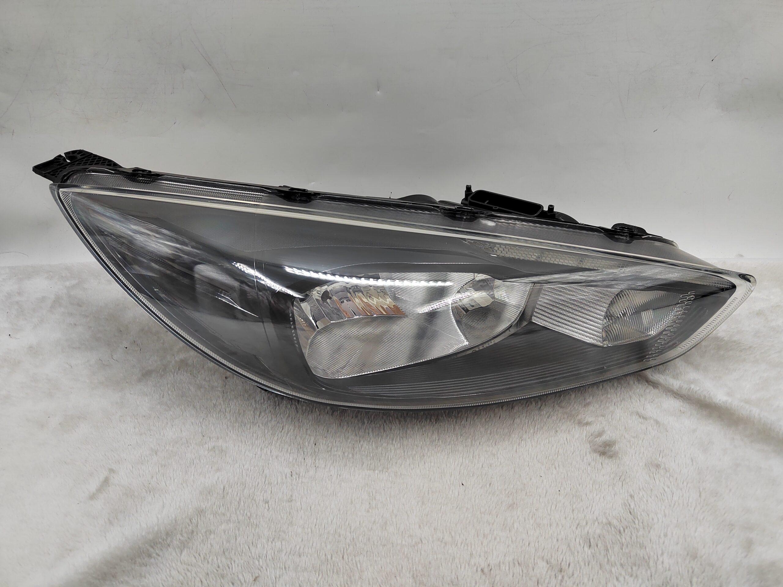 FORD FOCUS MK3 2015-2018 HALOGEN R.H.S HEADLIGHT ASSEMBLY - Australia ...