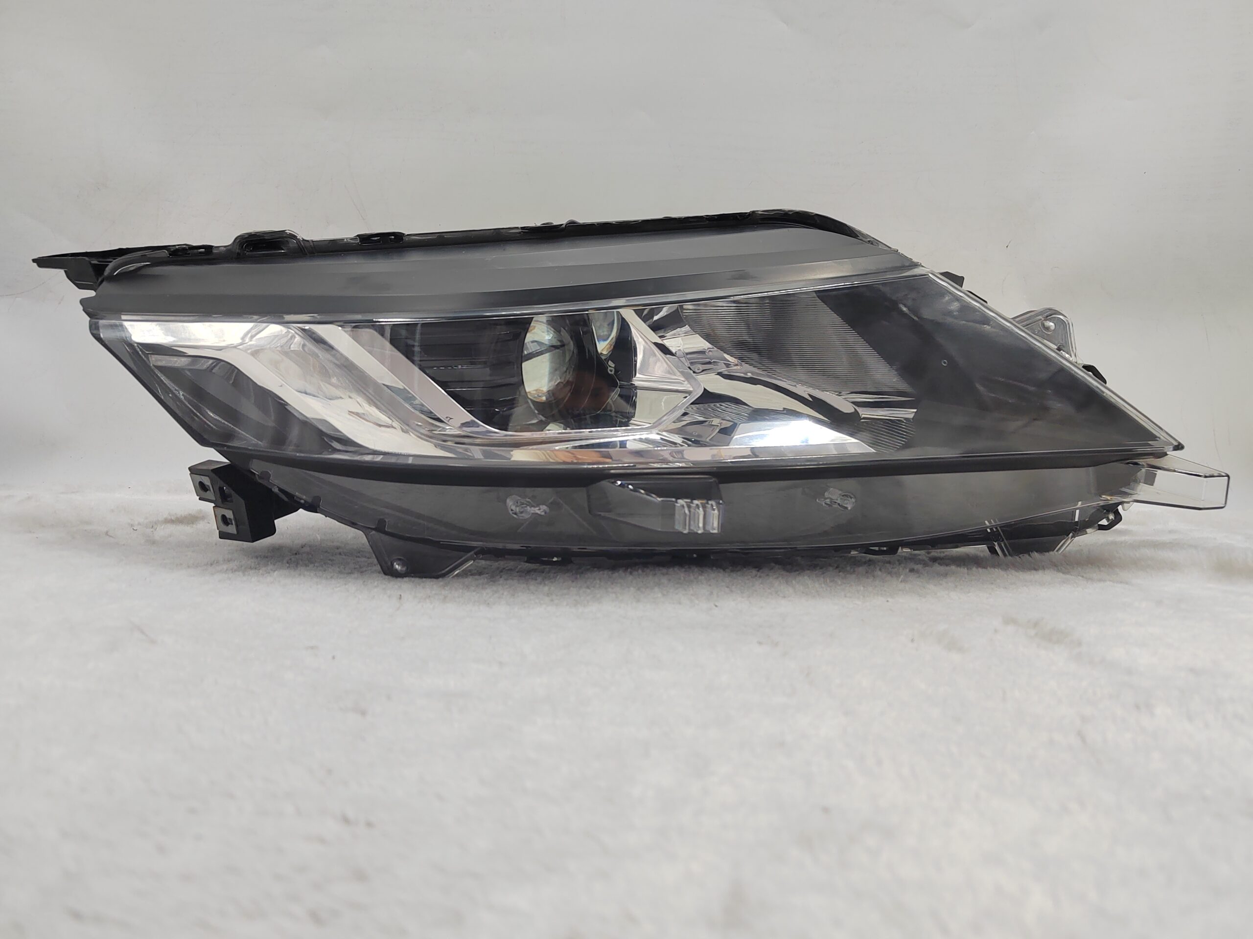 MITSUBISHI TRITON L200 2019-2023 HALOGEN R.H.S HEADLIGHT ASSEMBLY ...