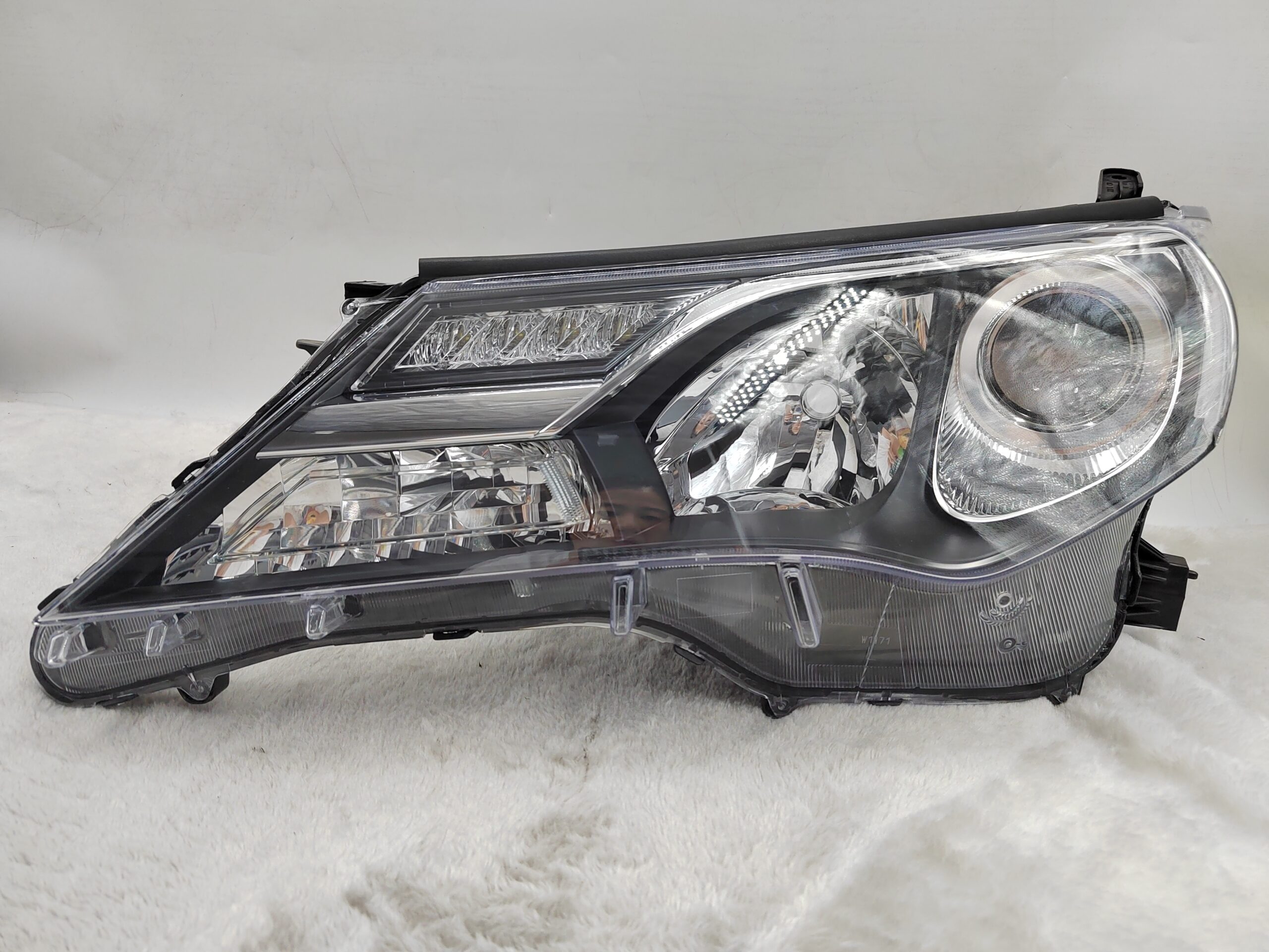 TOYOTA RAV4 IV XA40 2013-2015 HALOGEN L.H.S HEADLIGHT ASSEMBLY ...