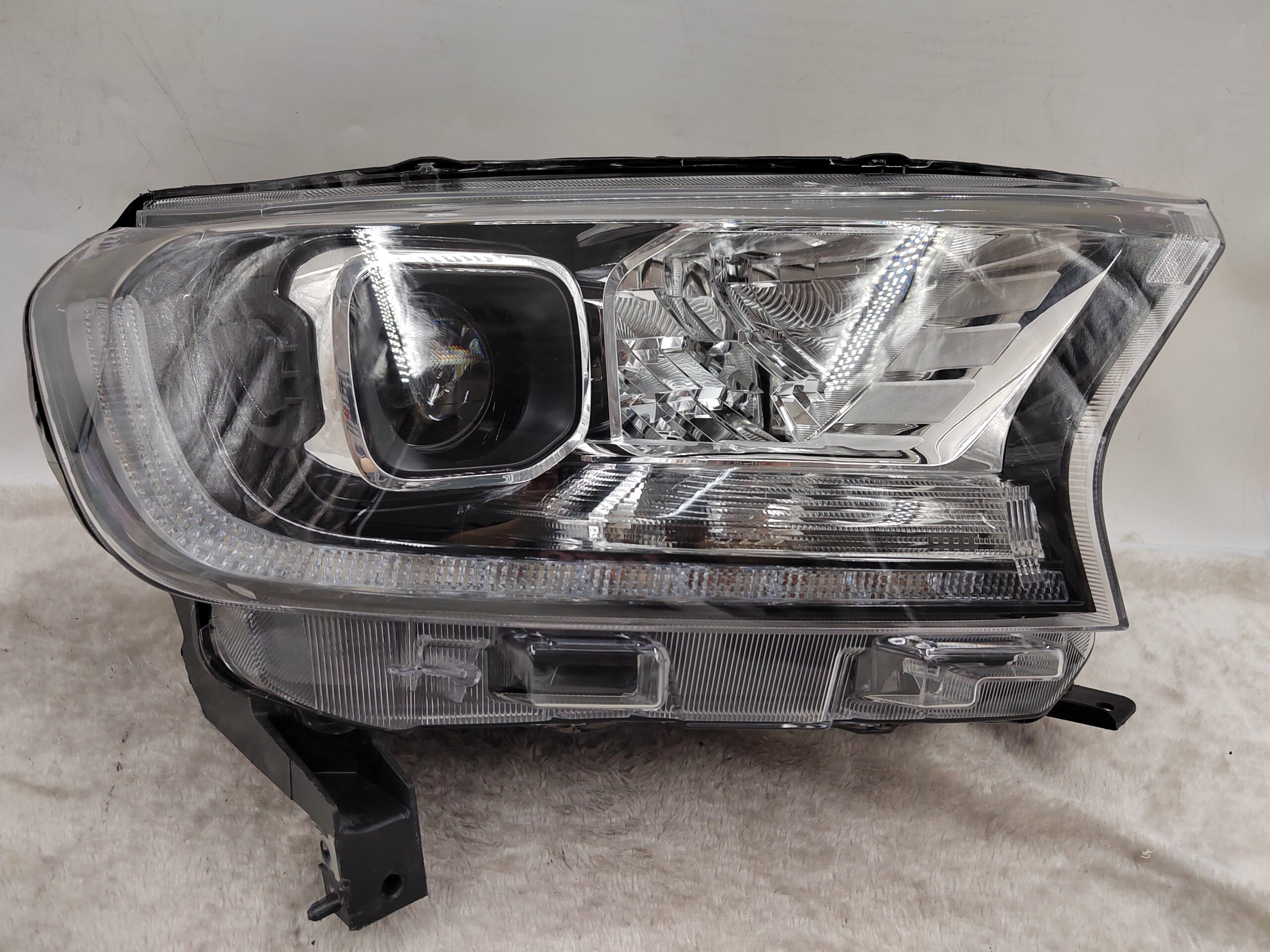 FORD EVEREST RANGER 2020-2021 LED R.H.S HEADLIGHT ASSEMBLY - Australia ...