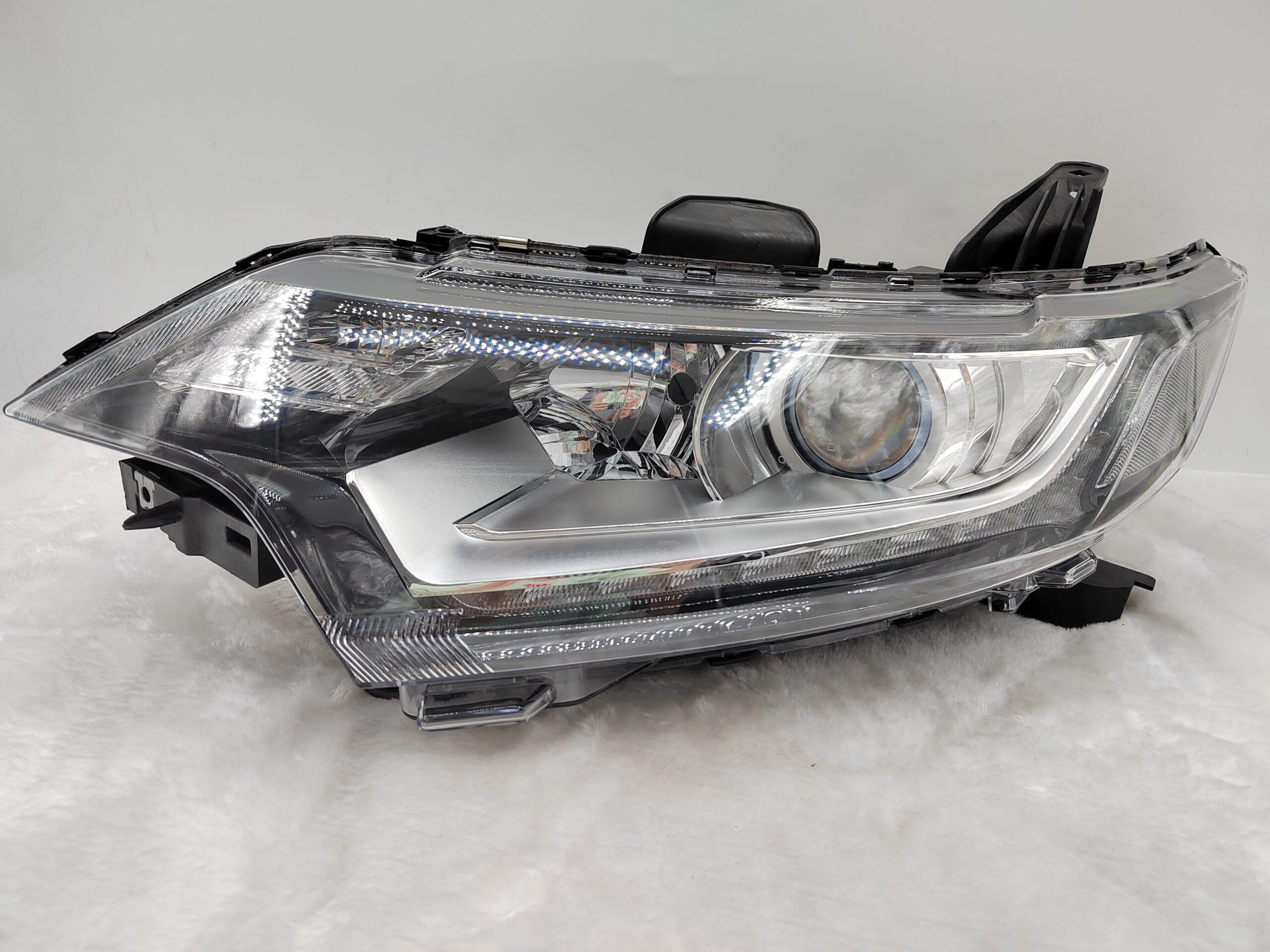 MITSUBISHI OUTLANDER 2016-2020 HALOGEN L.H.S HEADLIGHT ASSEMBLY ...