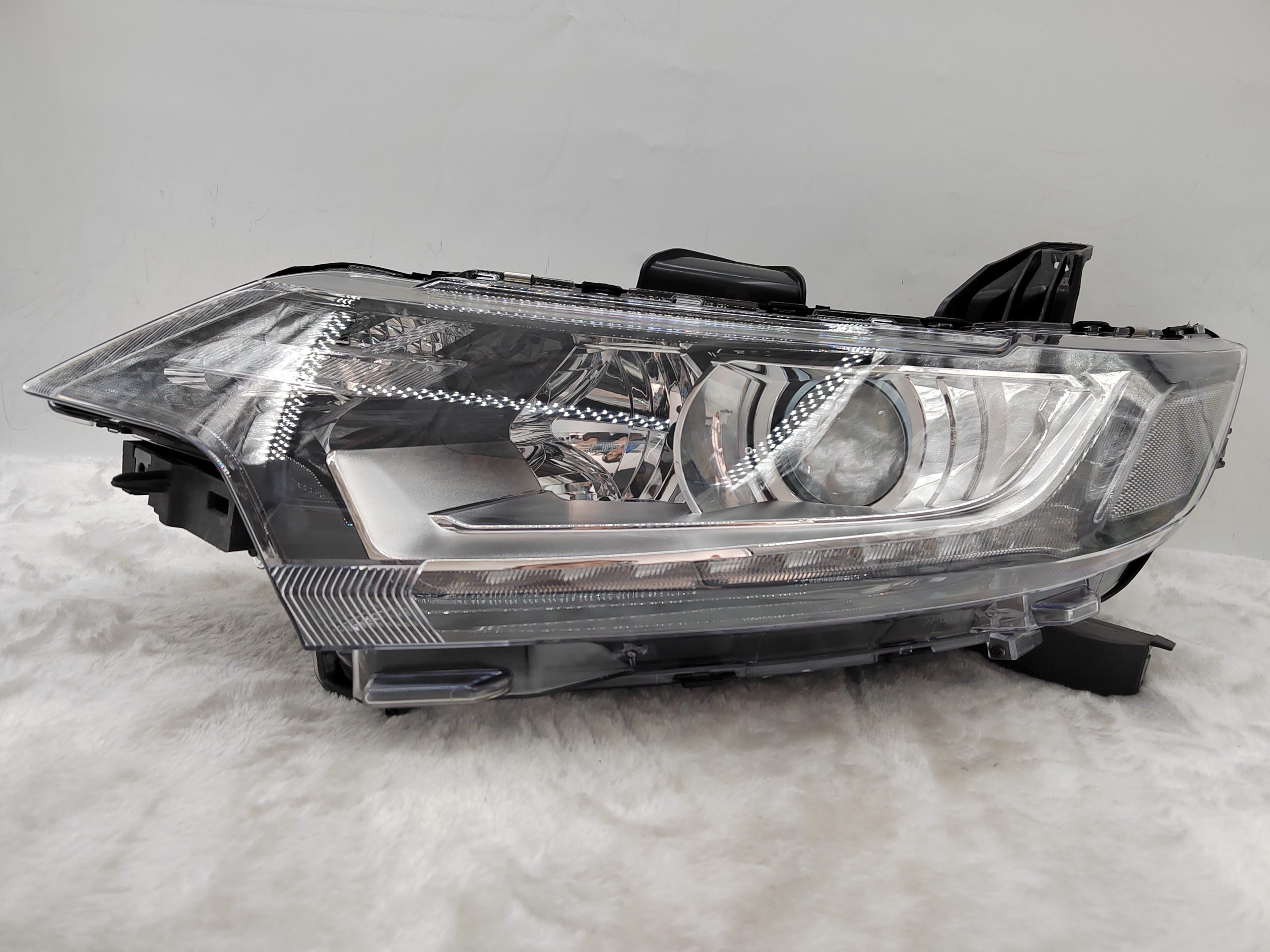 MITSUBISHI OUTLANDER 2016-2020 HALOGEN L.H.S HEADLIGHT ASSEMBLY ...