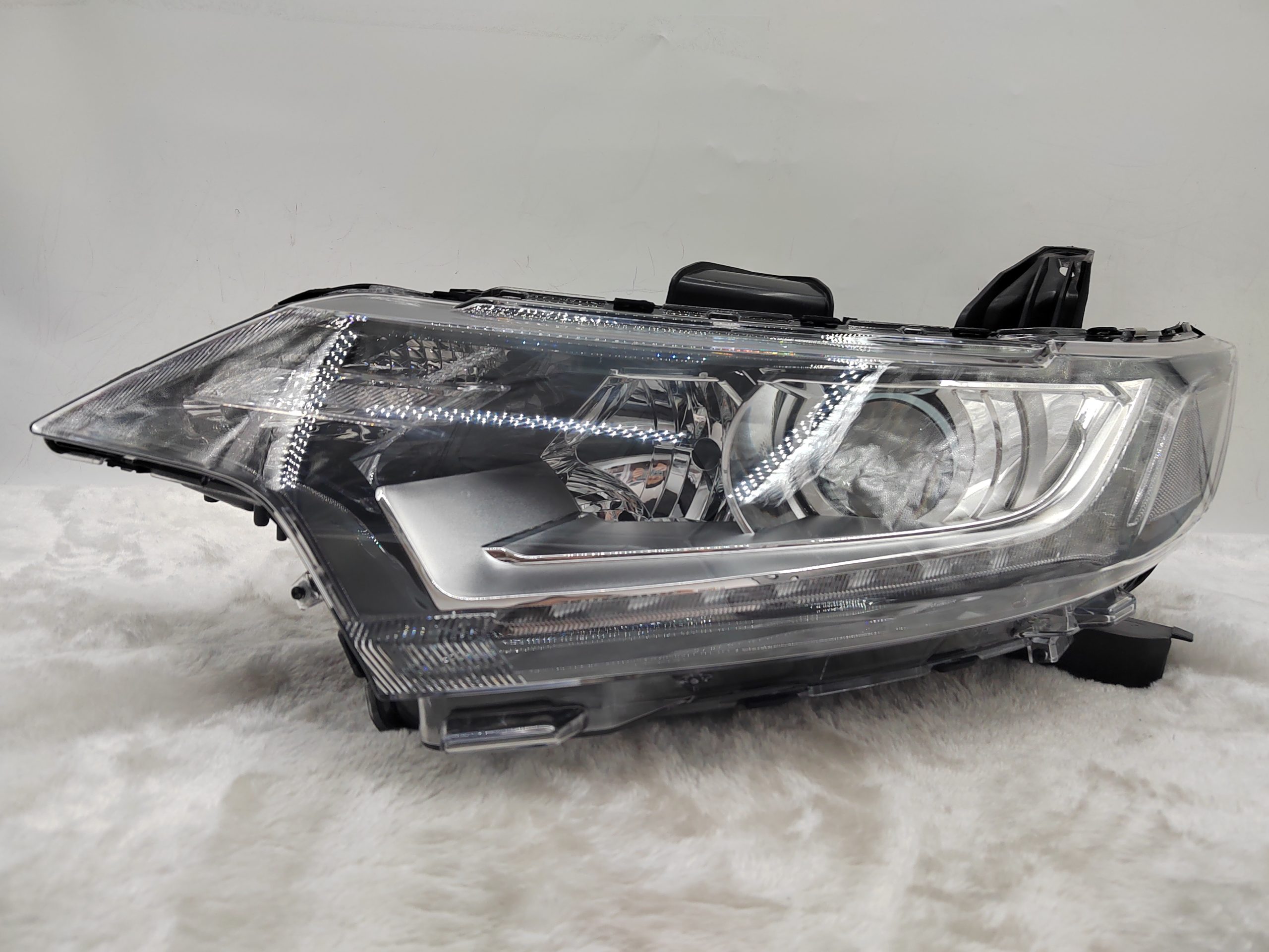 MITSUBISHI OUTLANDER 2016-2020 HALOGEN L.H.S HEADLIGHT ASSEMBLY ...
