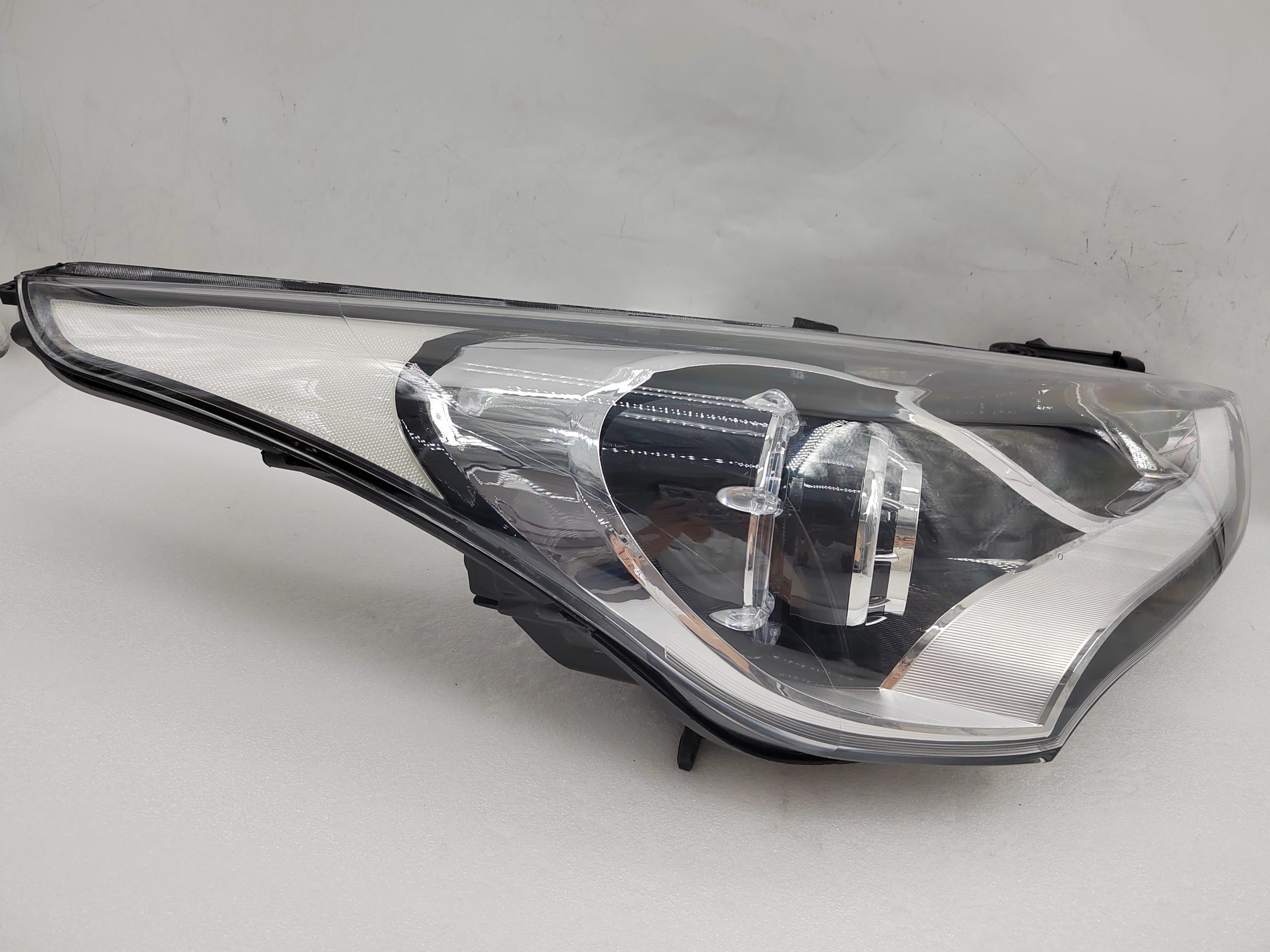 HYUNDAI VELOSTER 2011-2017 HALOGEN R.H.S HEADLIGHT ASSEMBLY - Australia ...